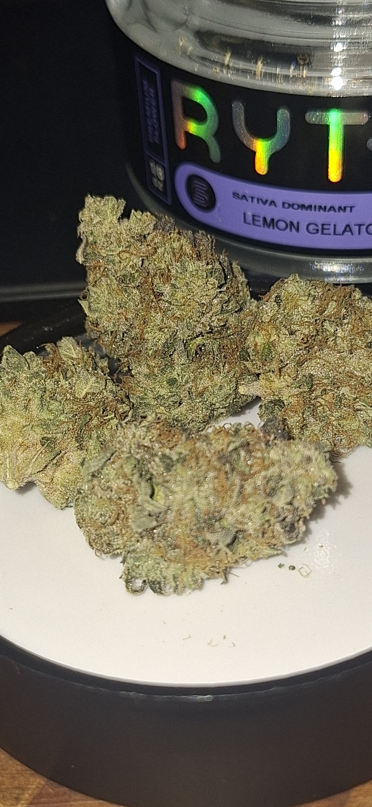 Lemon Gelato Cookies Marijuana Strain Information & Reviews | AllBud